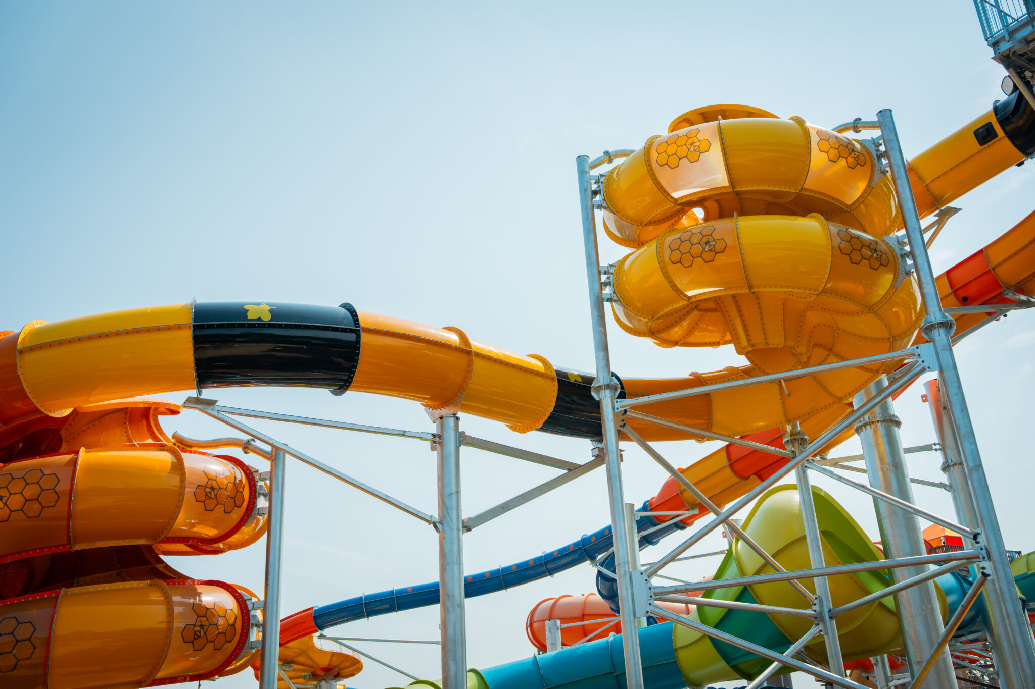 ProSlide - ProSlide Debuts World’s First HIVE™ 20 at Zoombezi Bay’s New ...